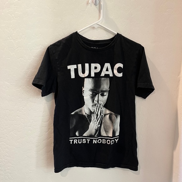 Tupac | Shirts | Tupac Shirt Mens Small Black And White Print See ...